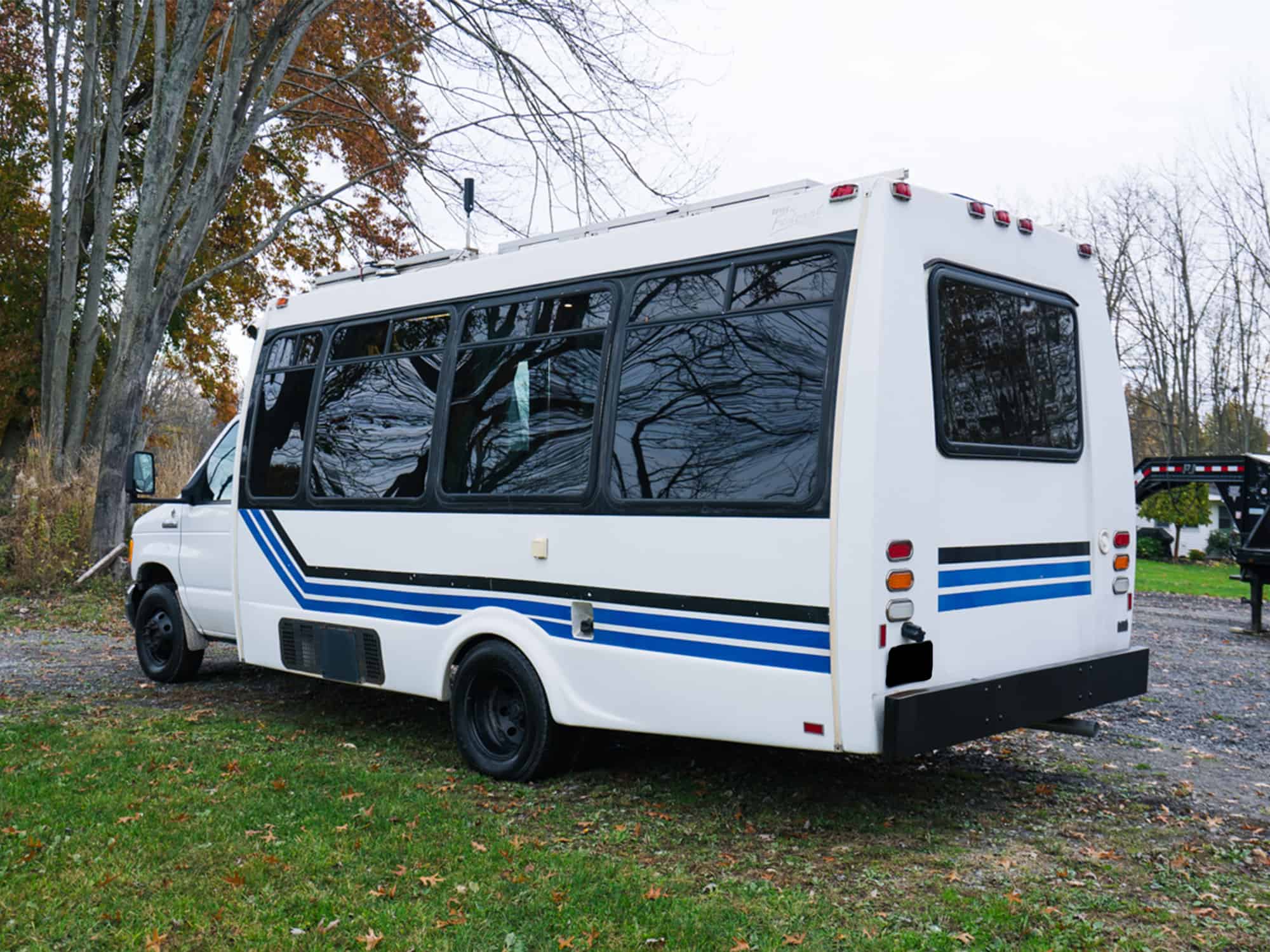2007 Ford e450 Shuttle Bus » Our Way to Roam