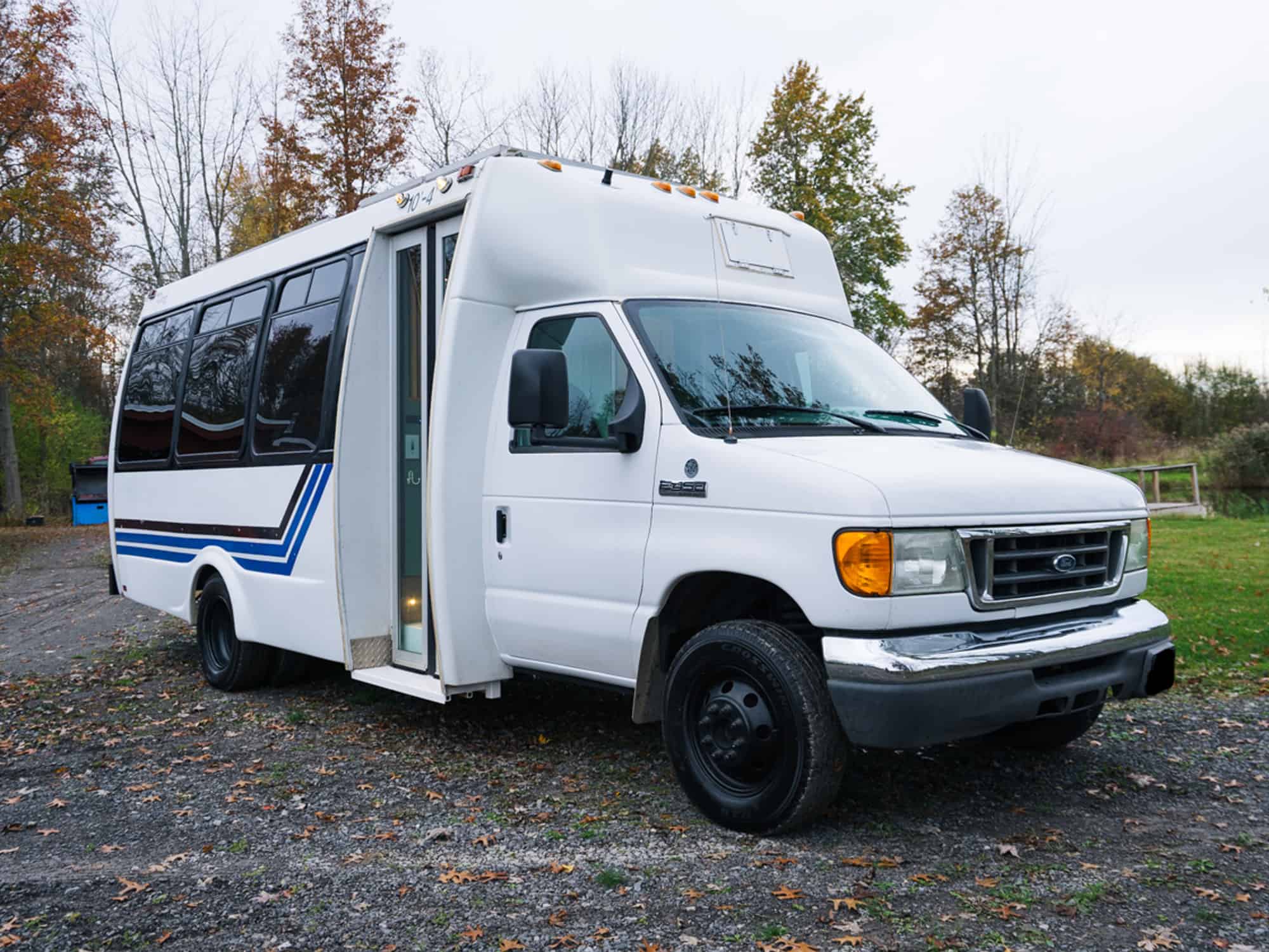 2007 Ford e450 Shuttle Bus » Our Way to Roam